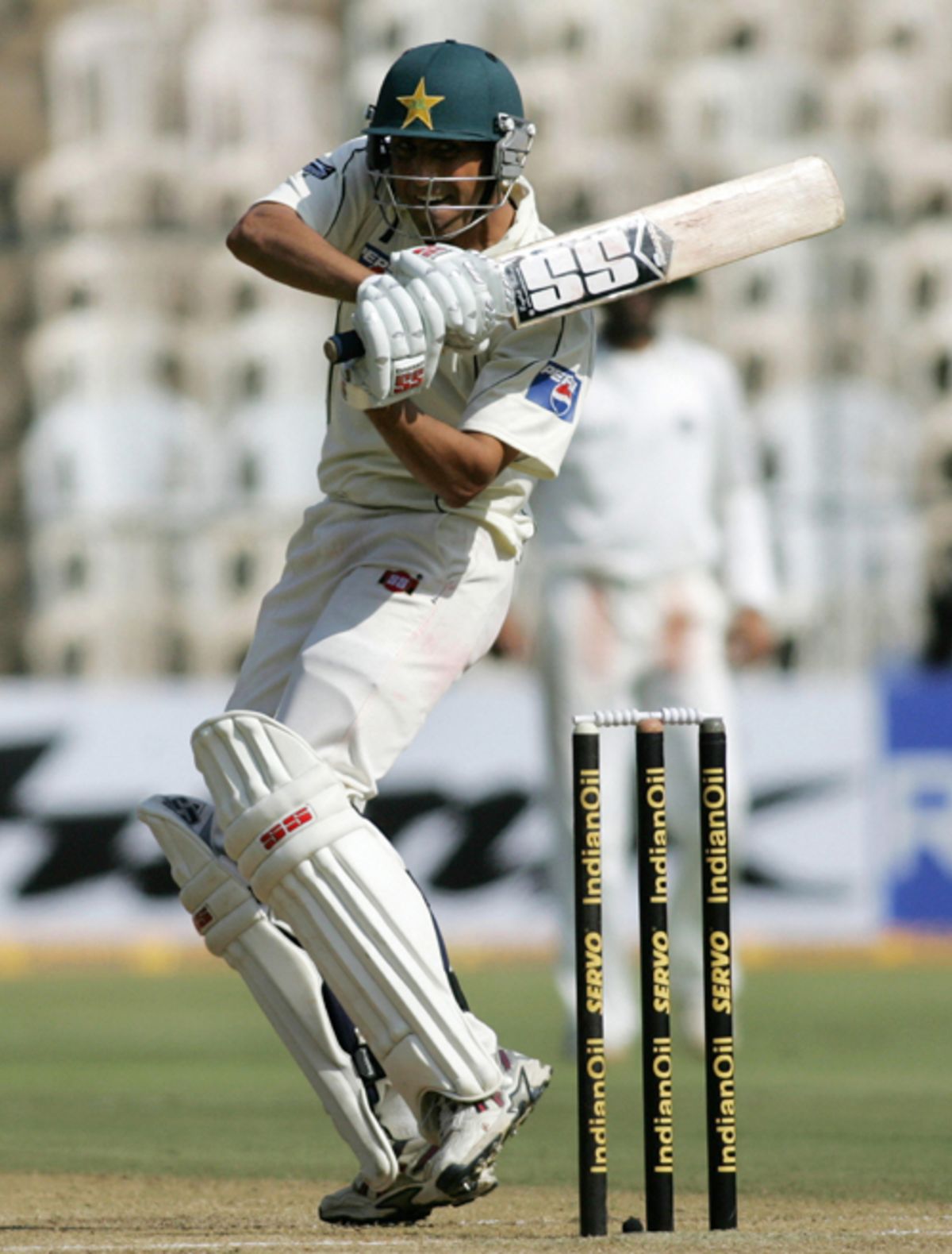Younis Khan pulls during his fighting 80 | ESPNcricinfo.com
