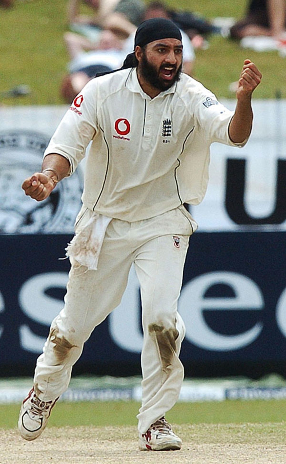 VVS Laxman winces in pain | ESPNcricinfo.com