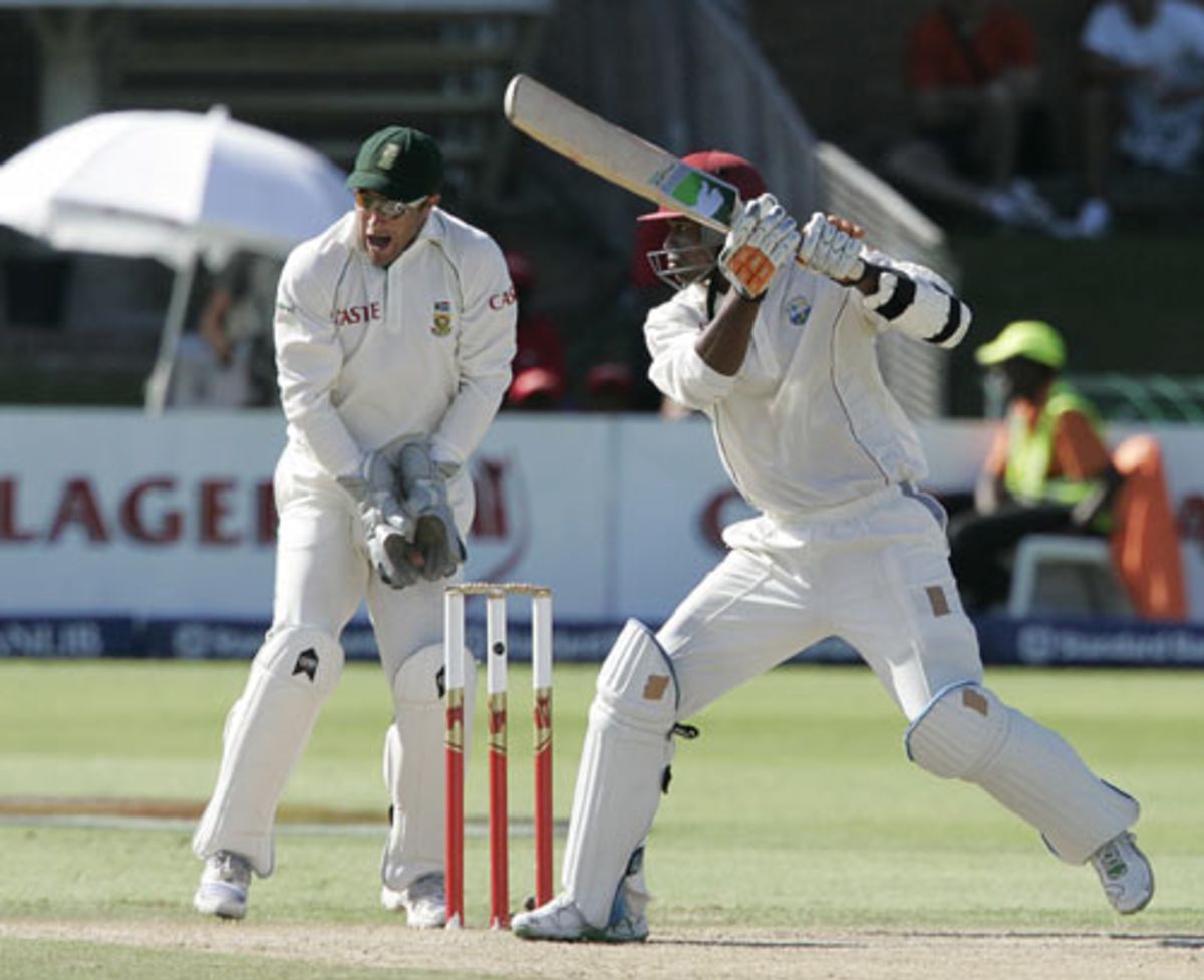 Marlon Samuels hammers the ball down the ground | ESPNcricinfo.com