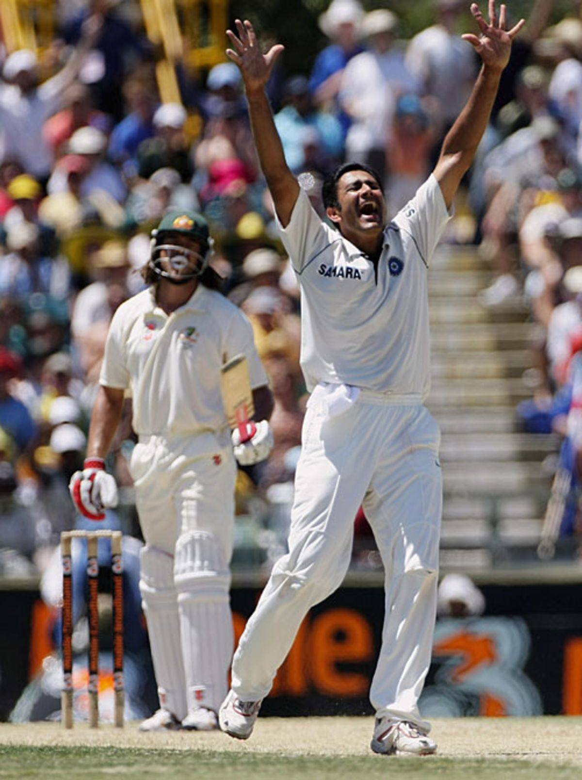 Anil Kumble celebrates the wicket of Andrew Symonds | ESPNcricinfo.com Anil Kumble celebrates the wicket of Andrew Symonds | ESPNcricinfo.com