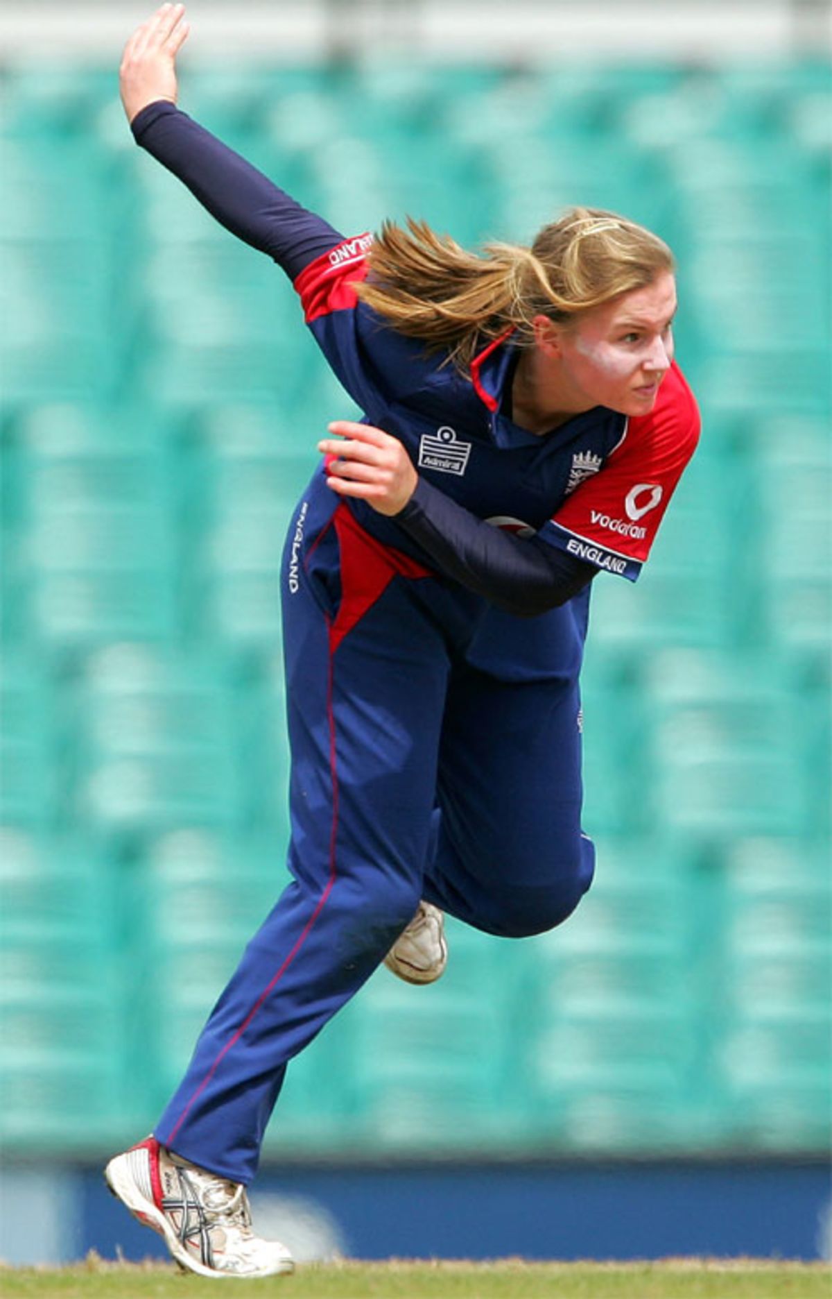 Holly Colvin couldn't prevent a loss for England | ESPNcricinfo.com