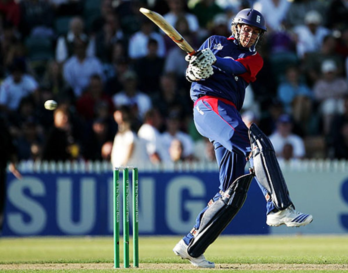 Stuart Broad pulls through midwicket during his defiant innings of 23 ...