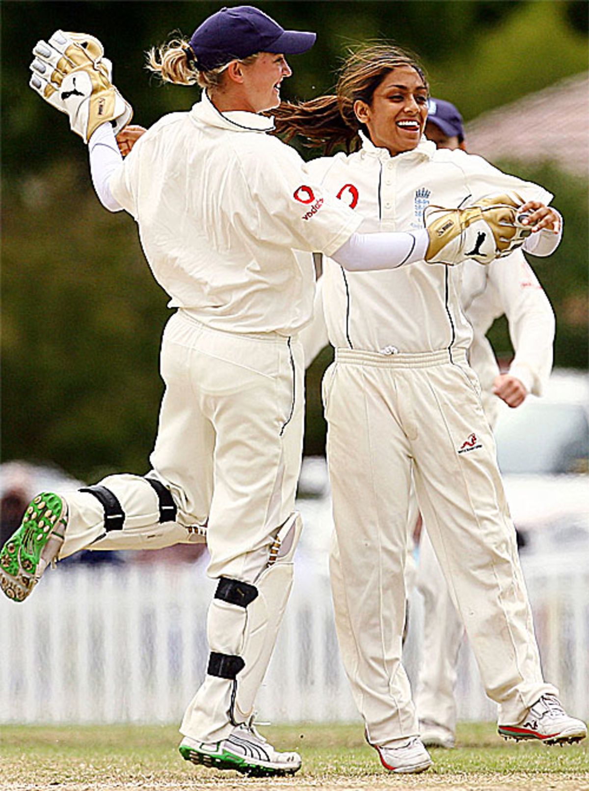 Smiles out: Isa Guha can't hide her joy after dismissing Australia ...