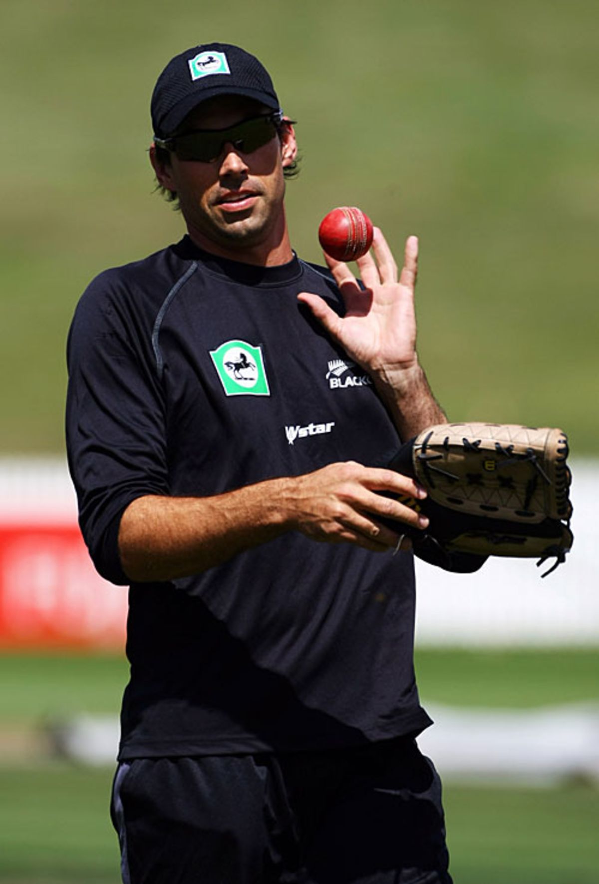 Stephen Fleming takes a catch during training | ESPNcricinfo.com
