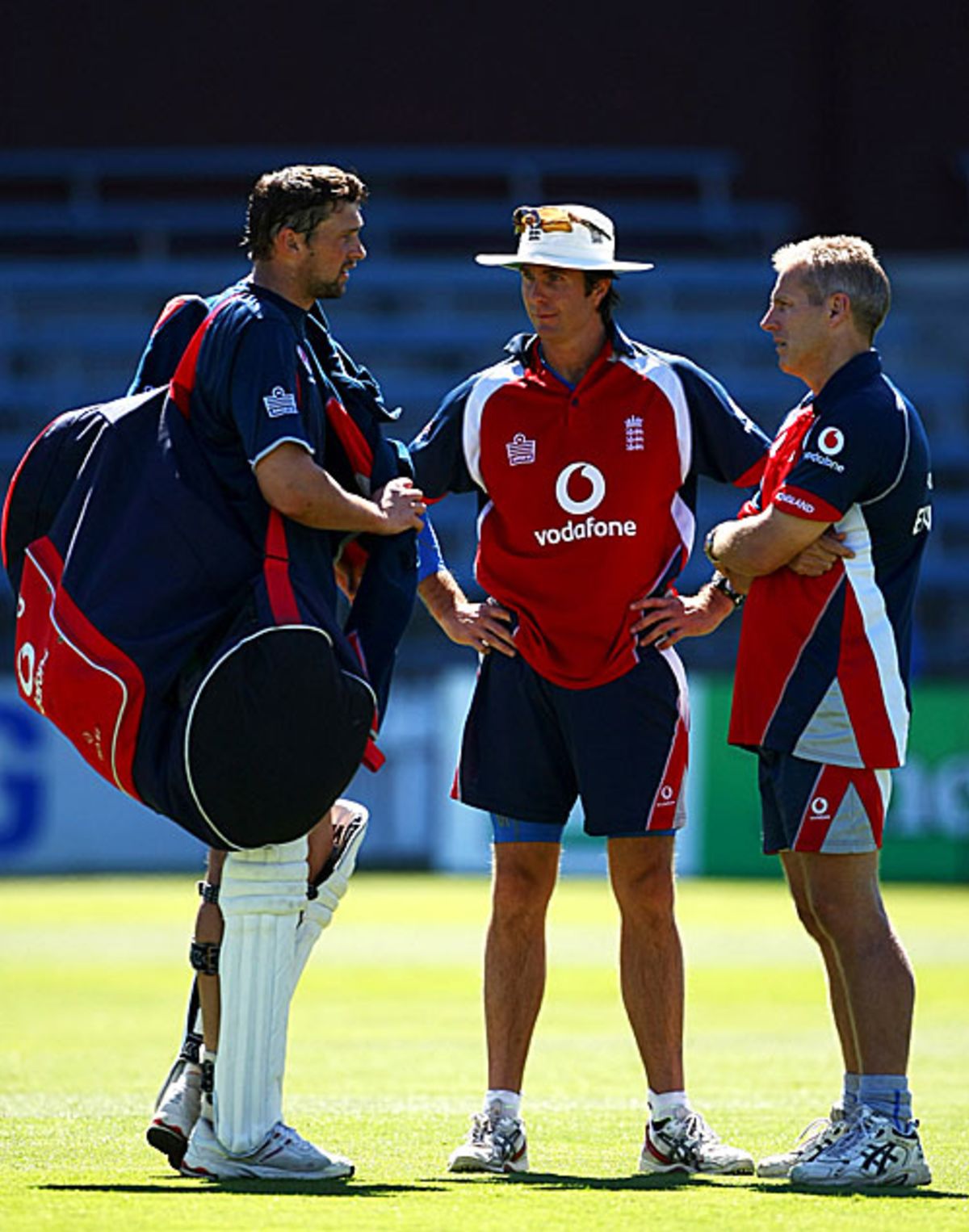 Steve Harmison laces his boots | ESPNcricinfo.com