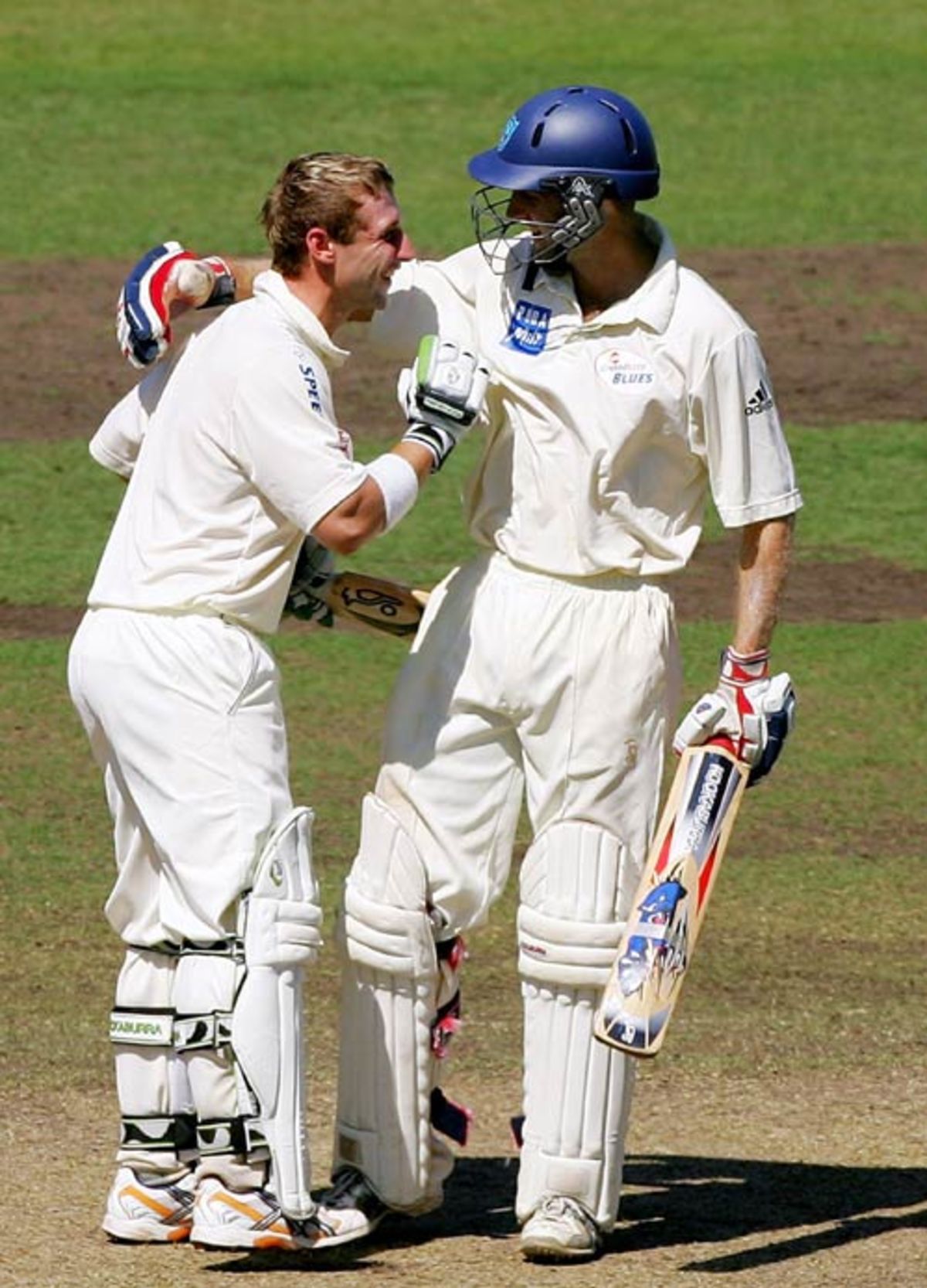 Simon Katich congratulates Phillip Hughes on his century | ESPNcricinfo.com