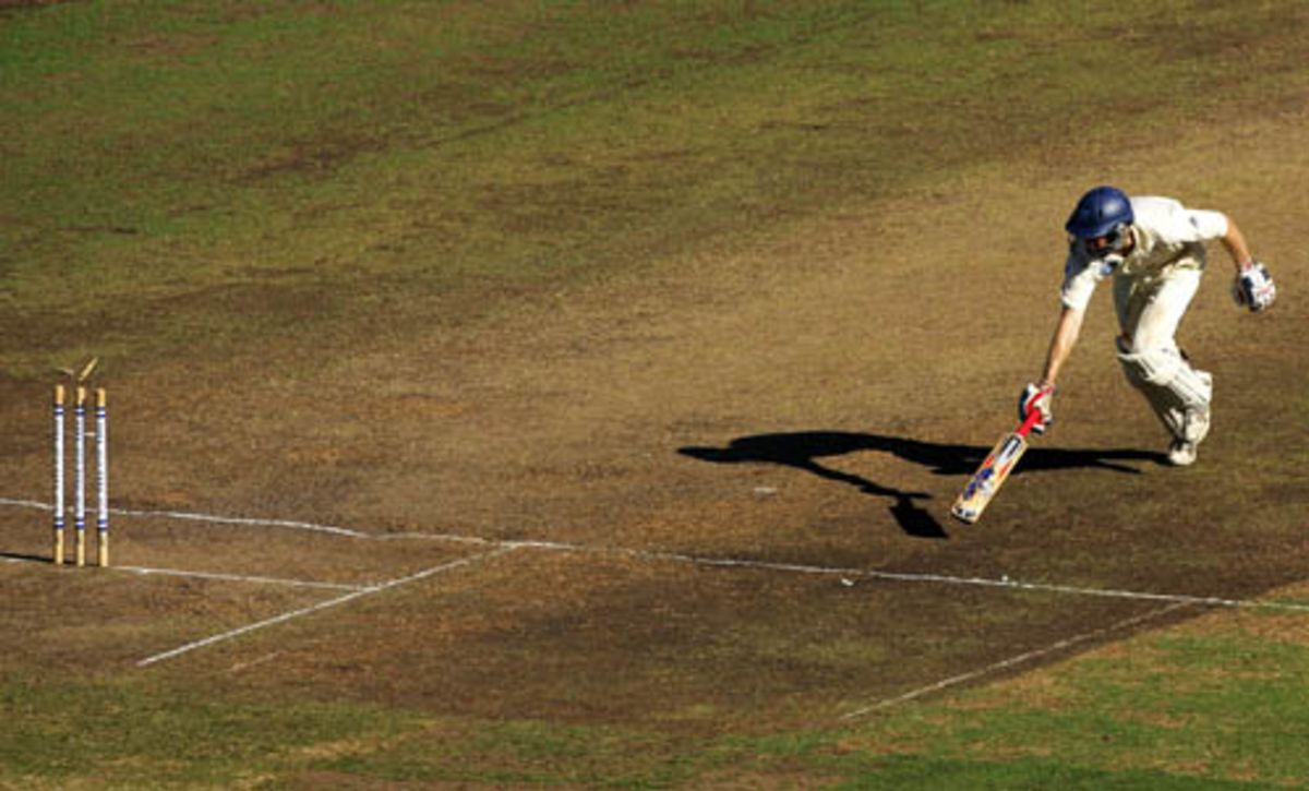 Simon Katich is run out on 92 | ESPNcricinfo.com