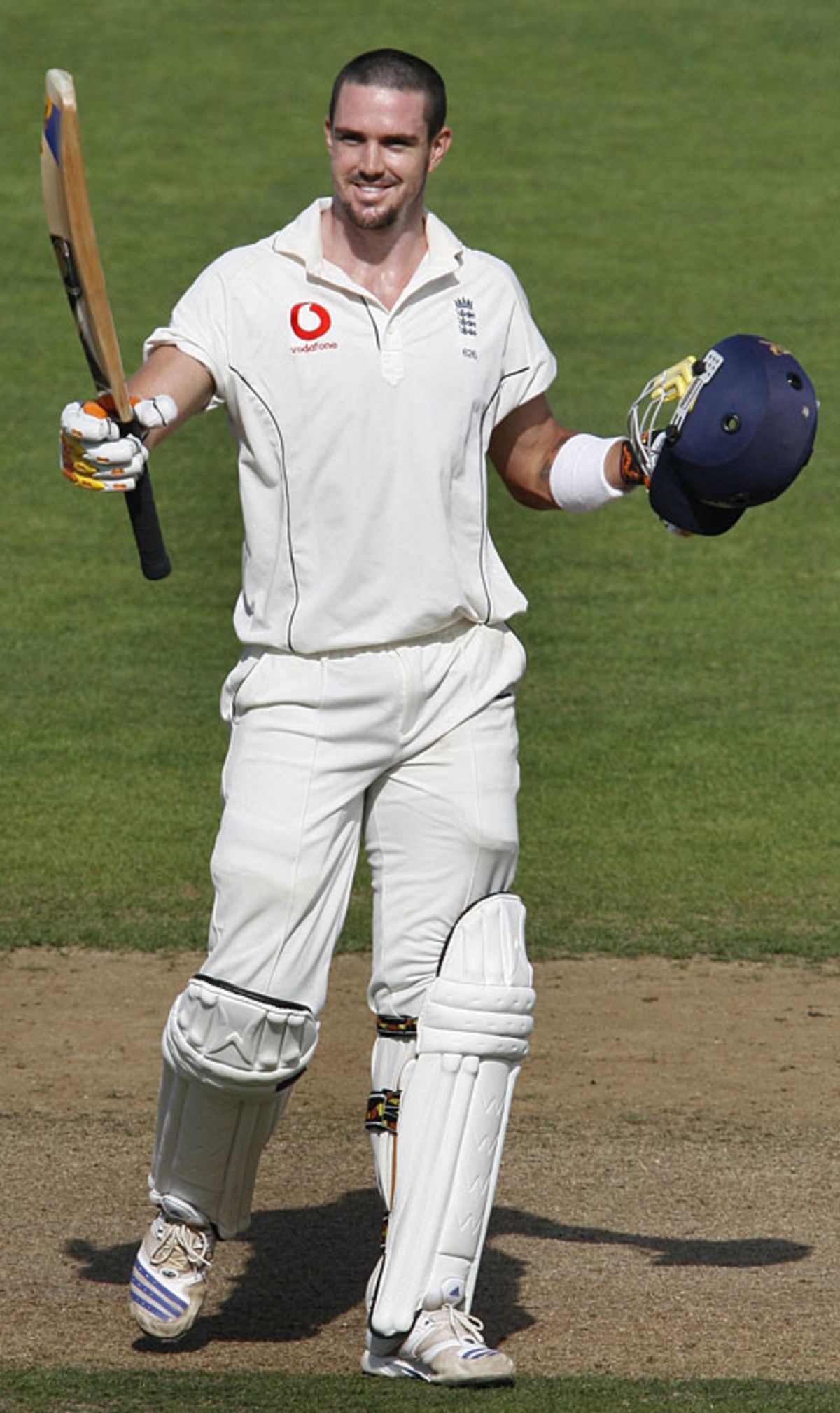 Kevin Pietersen with an unusual low-key celebration for his 11th Test ...