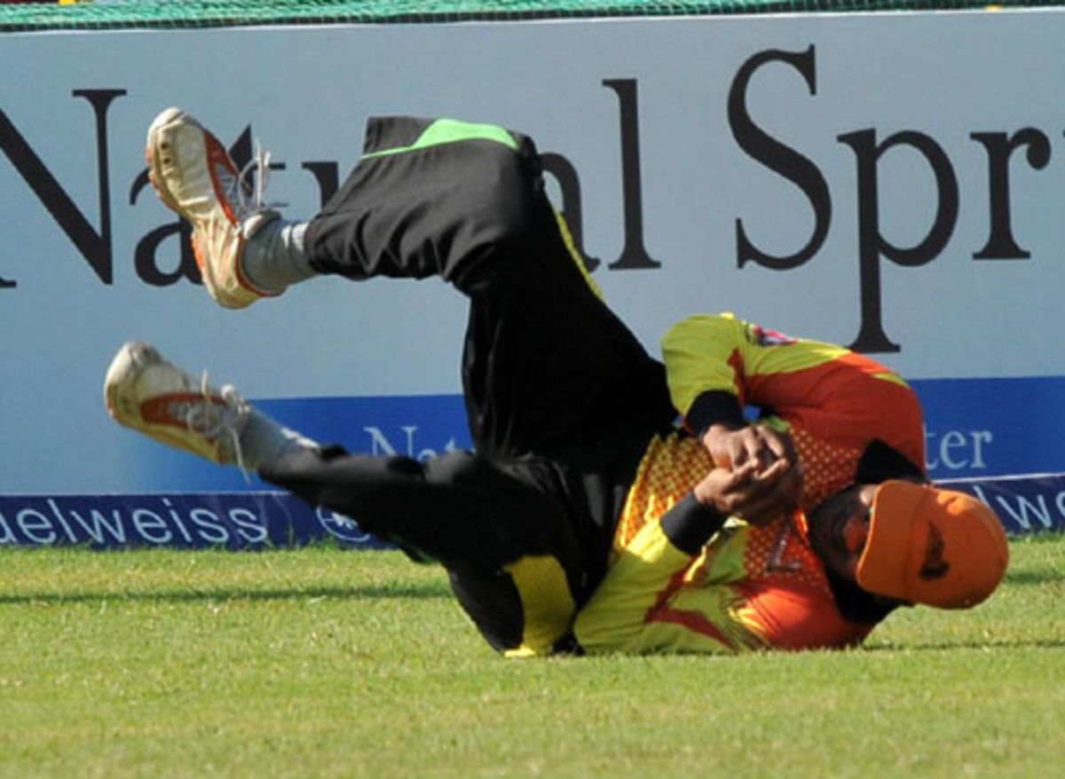 Saman Jayantha completes a superb outfield catch | ESPNcricinfo.com