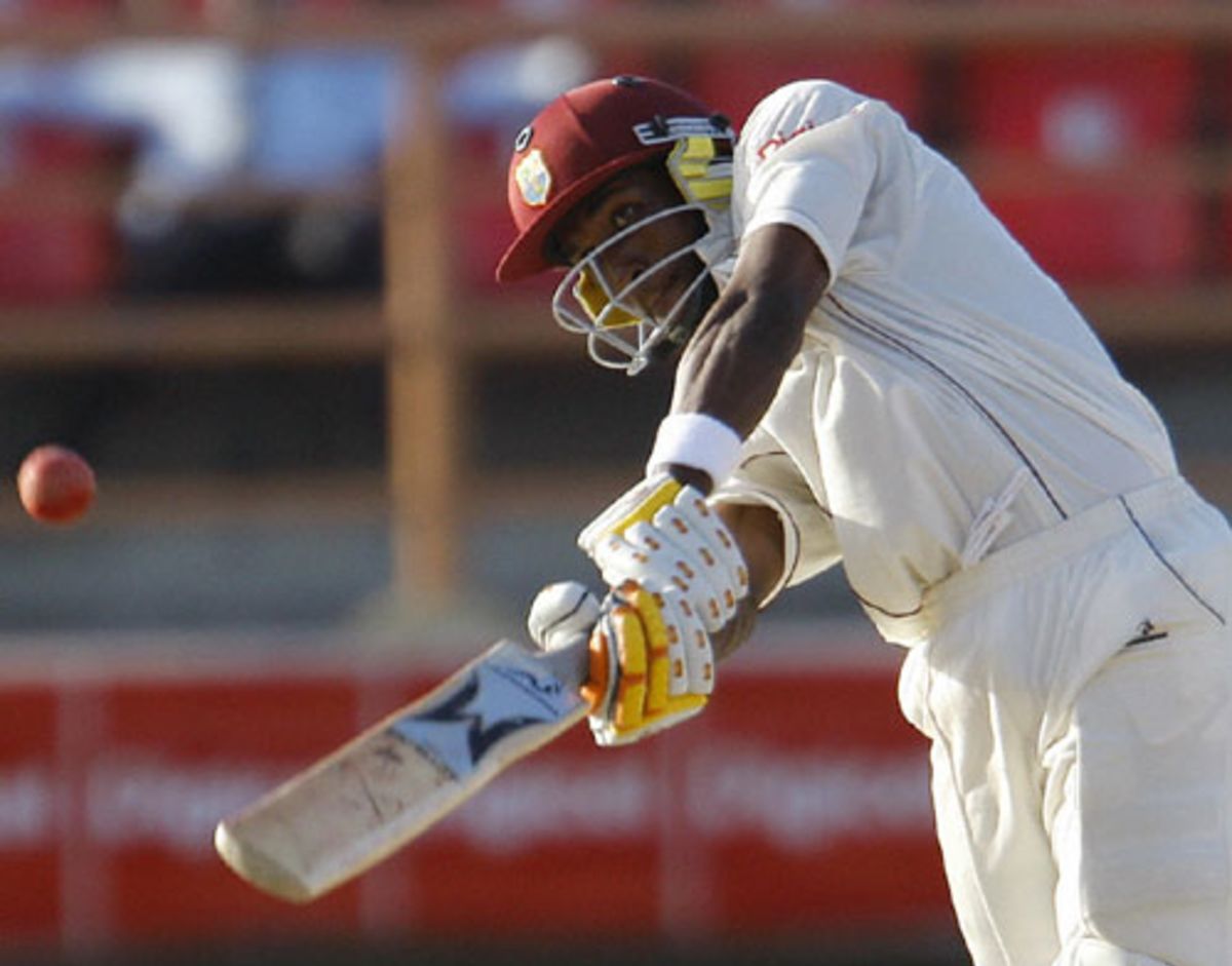 Dwayne Bravo hammers the ball for a six | ESPNcricinfo.com