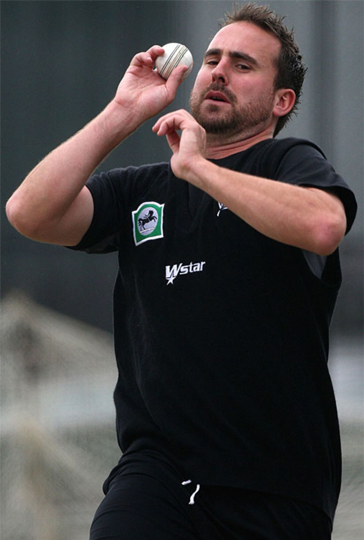 Mark Gillespie turns his arm over | ESPNcricinfo.com