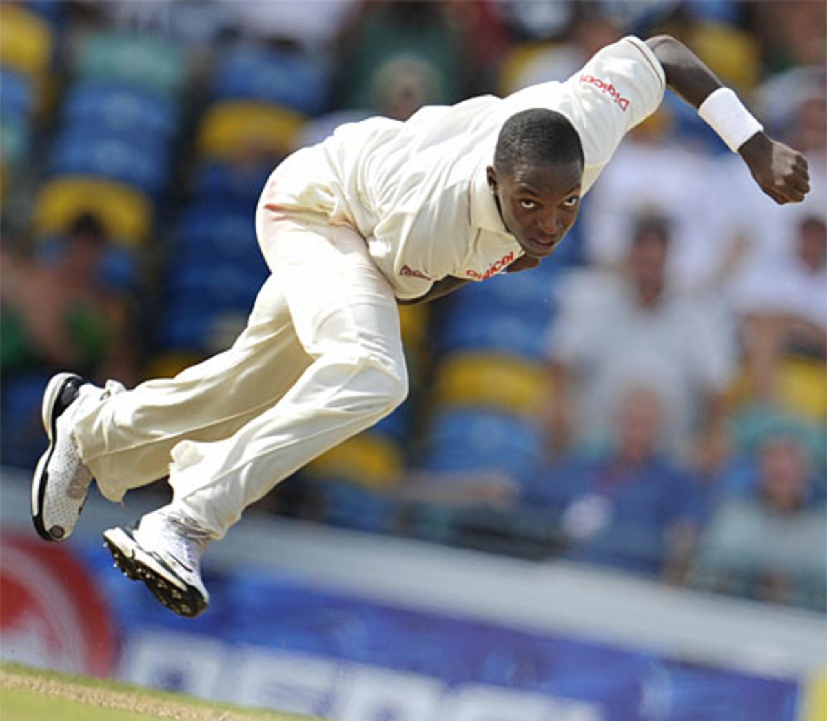 Fidel Edwards lets fly | ESPNcricinfo.com