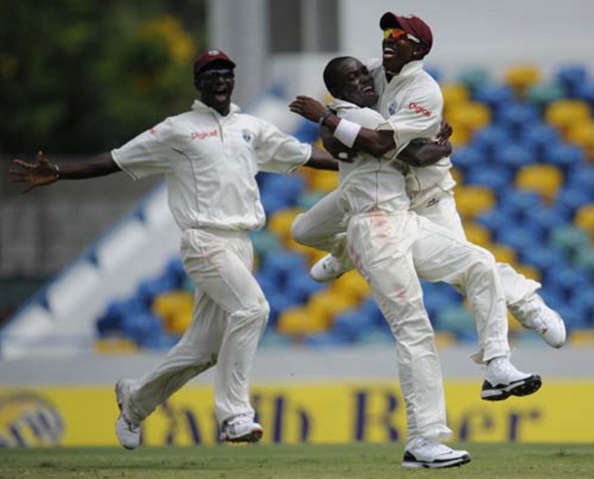 Fidel Edwards celebrates the wicket of Phil Jaques | ESPNcricinfo.com