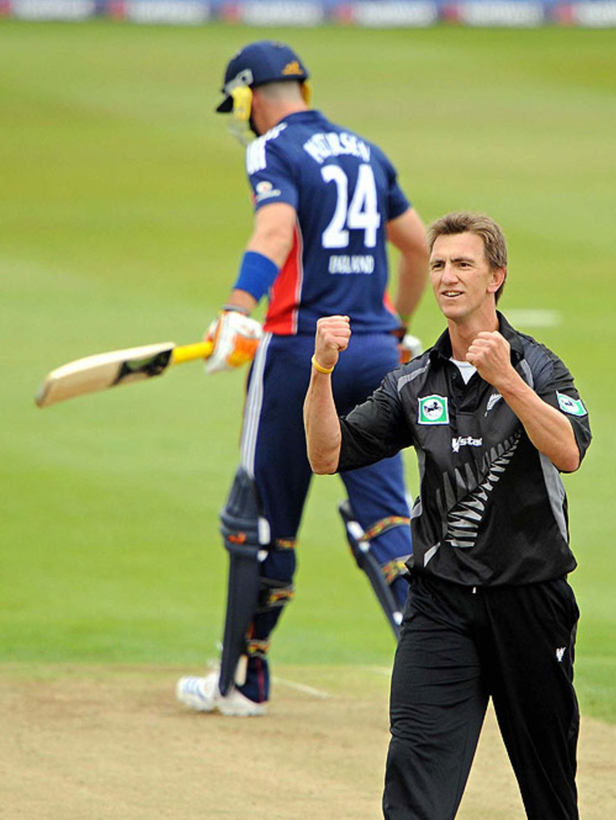 Michael Mason celebrates the wicket of Kevin Pietersen | ESPNcricinfo.com