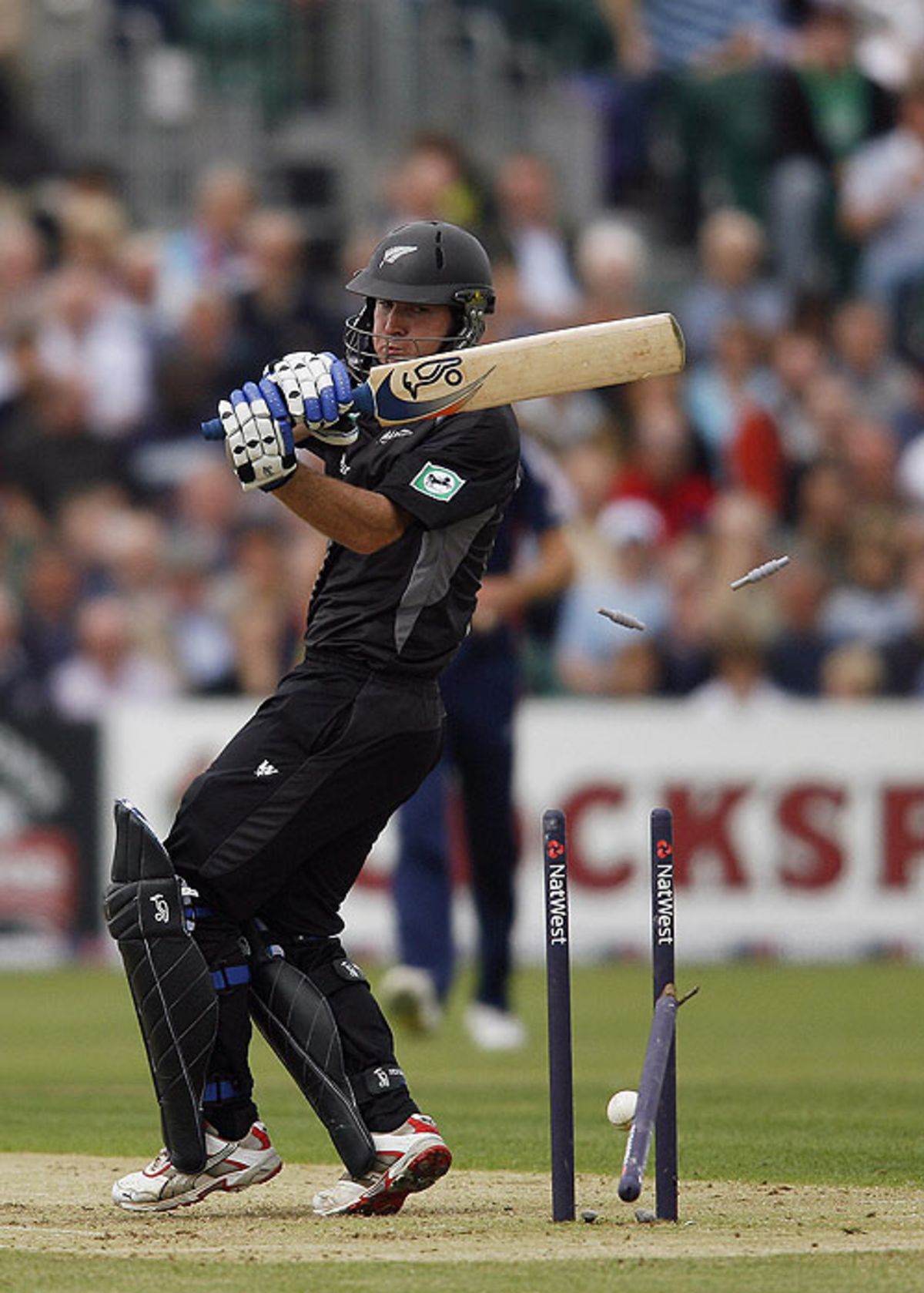 Jamie How drags a pull into his stumps | ESPNcricinfo.com