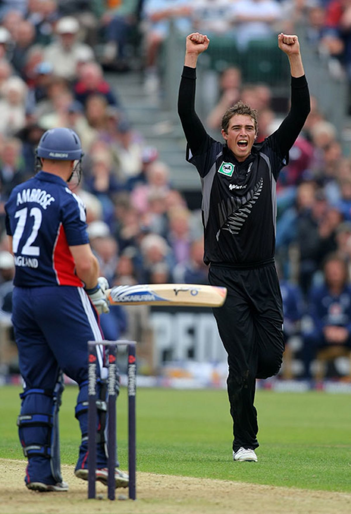Tim Southee gets Tim Ambrose for 0 | ESPNcricinfo.com