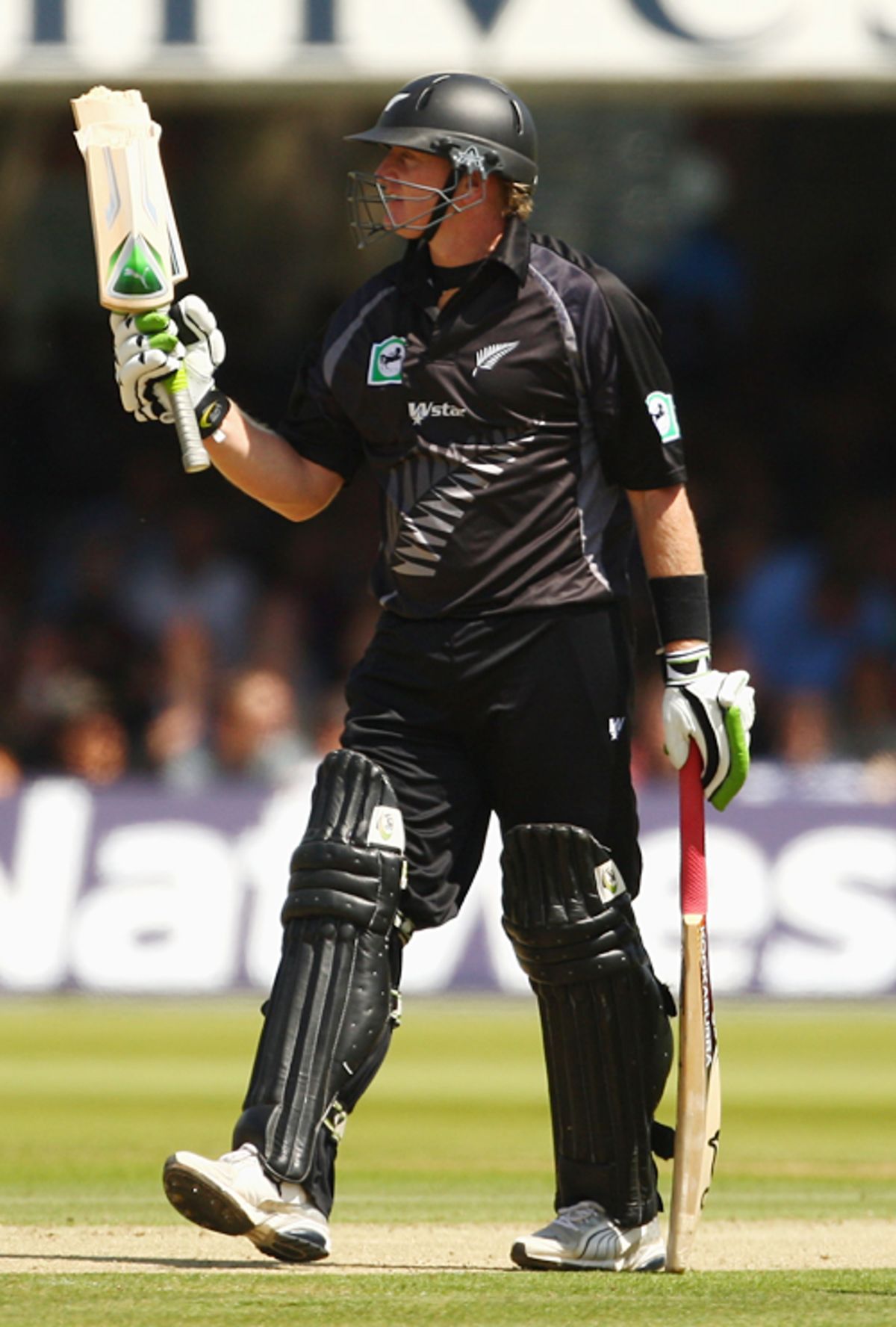 Scott Styris with the remains of Brendon McCullum's bat | ESPNcricinfo.com