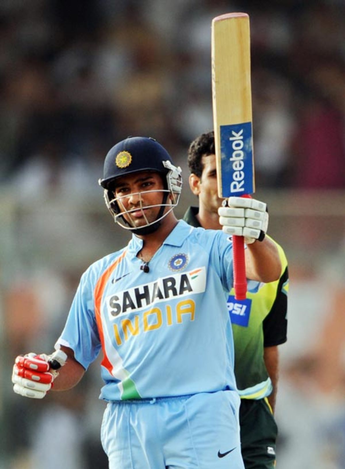 Rohit Sharma takes the applause for his half-century | ESPNcricinfo.com