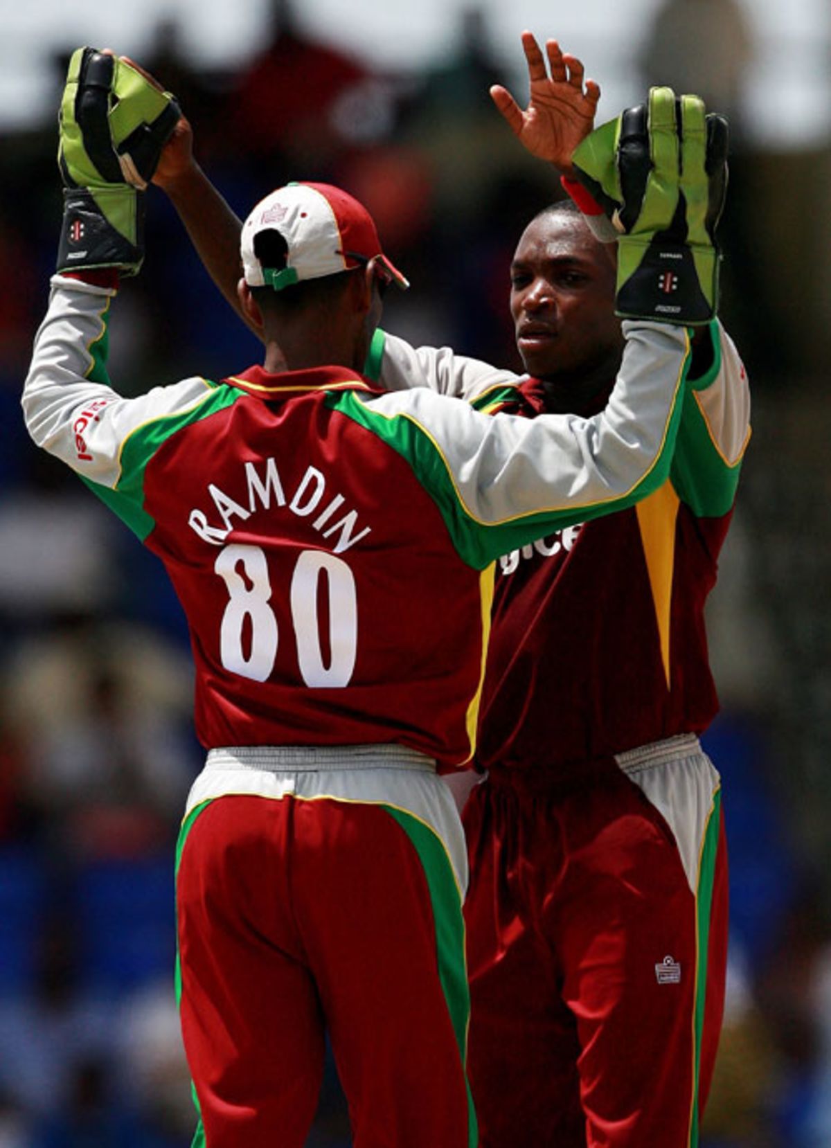 Denesh Ramdin takes a sharp catch to remove Luke Ronchi | ESPNcricinfo.com