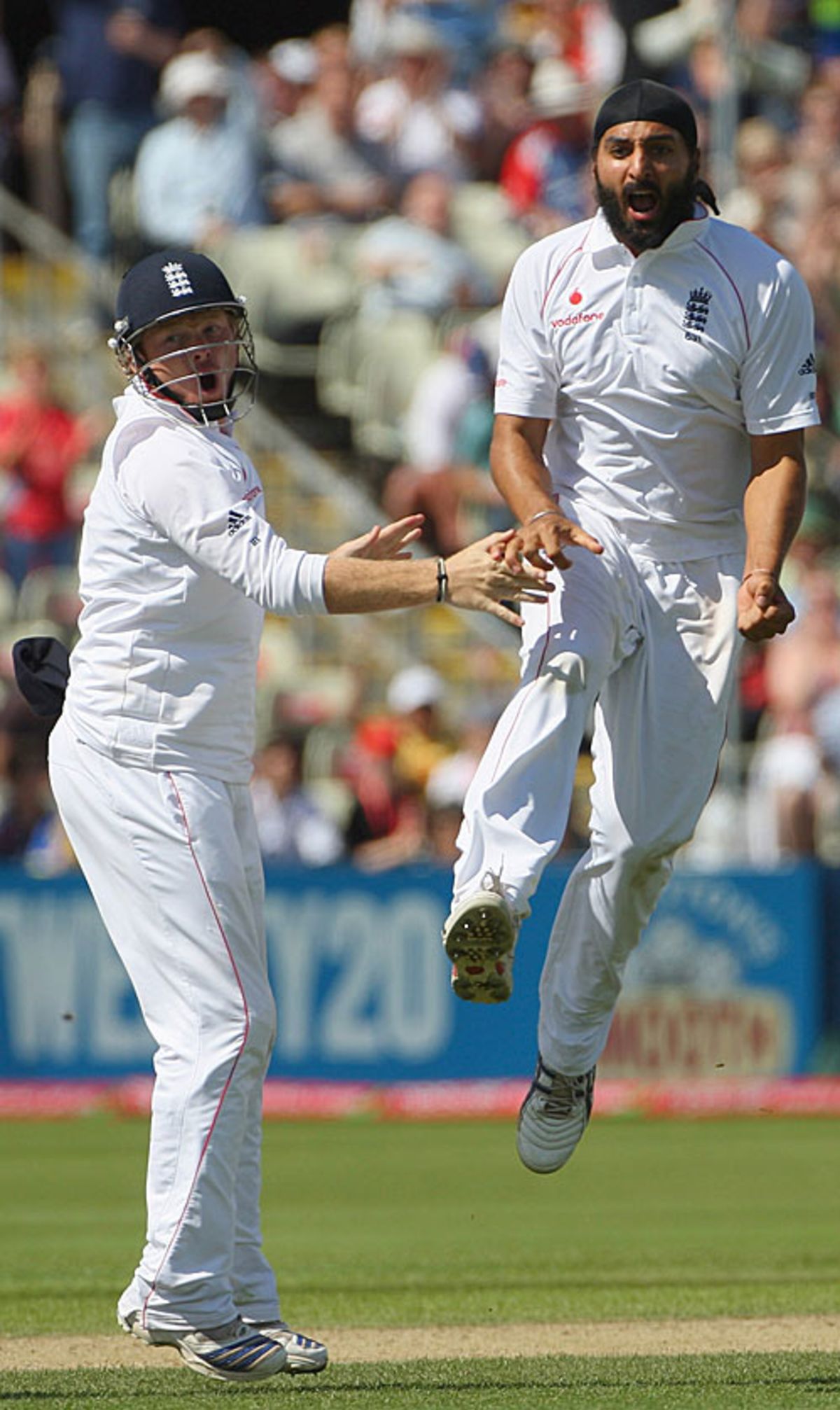 Andre Botha appeals successfully for the wicket of Neil McCallum ...