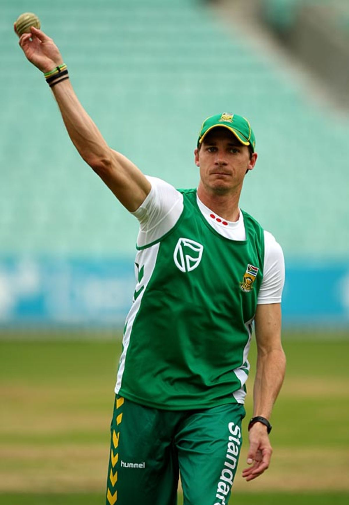 Dale Steyn loosens up | ESPNcricinfo.com