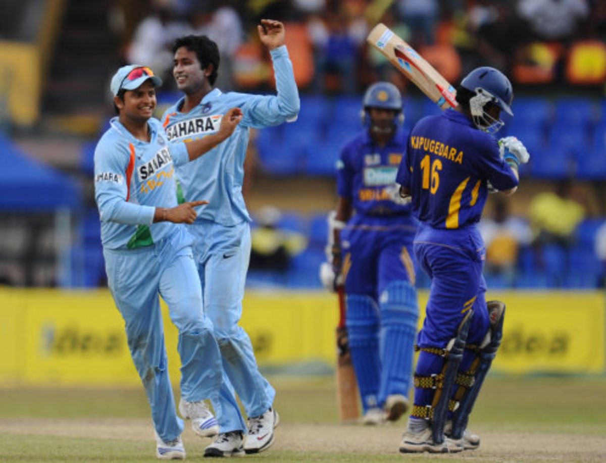 Chamara Kapugedera lofts the ball over the infield | ESPNcricinfo.com