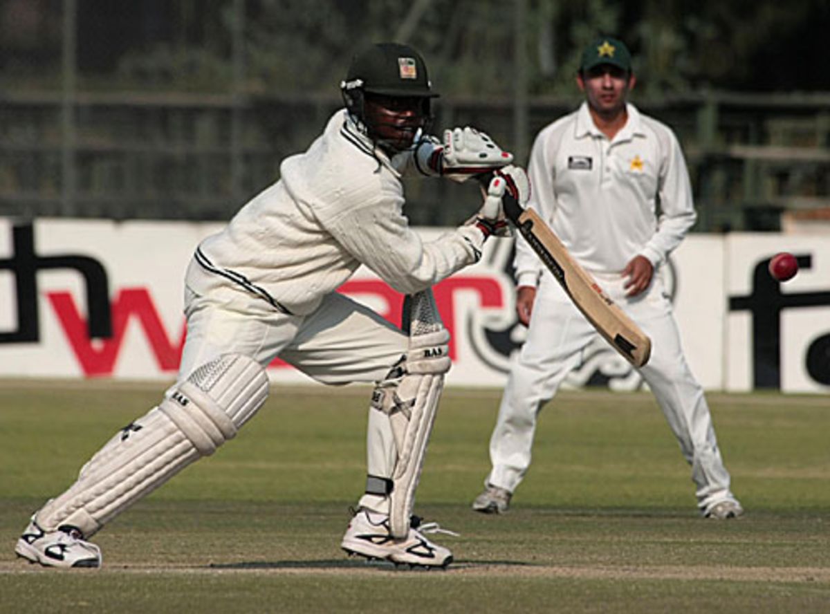 Timycen Maruma sweeps during his half-century | ESPNcricinfo.com