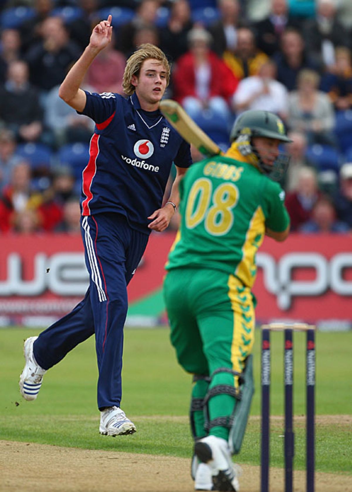 Kevin Pietersen poses with the series trophy | ESPNcricinfo.com