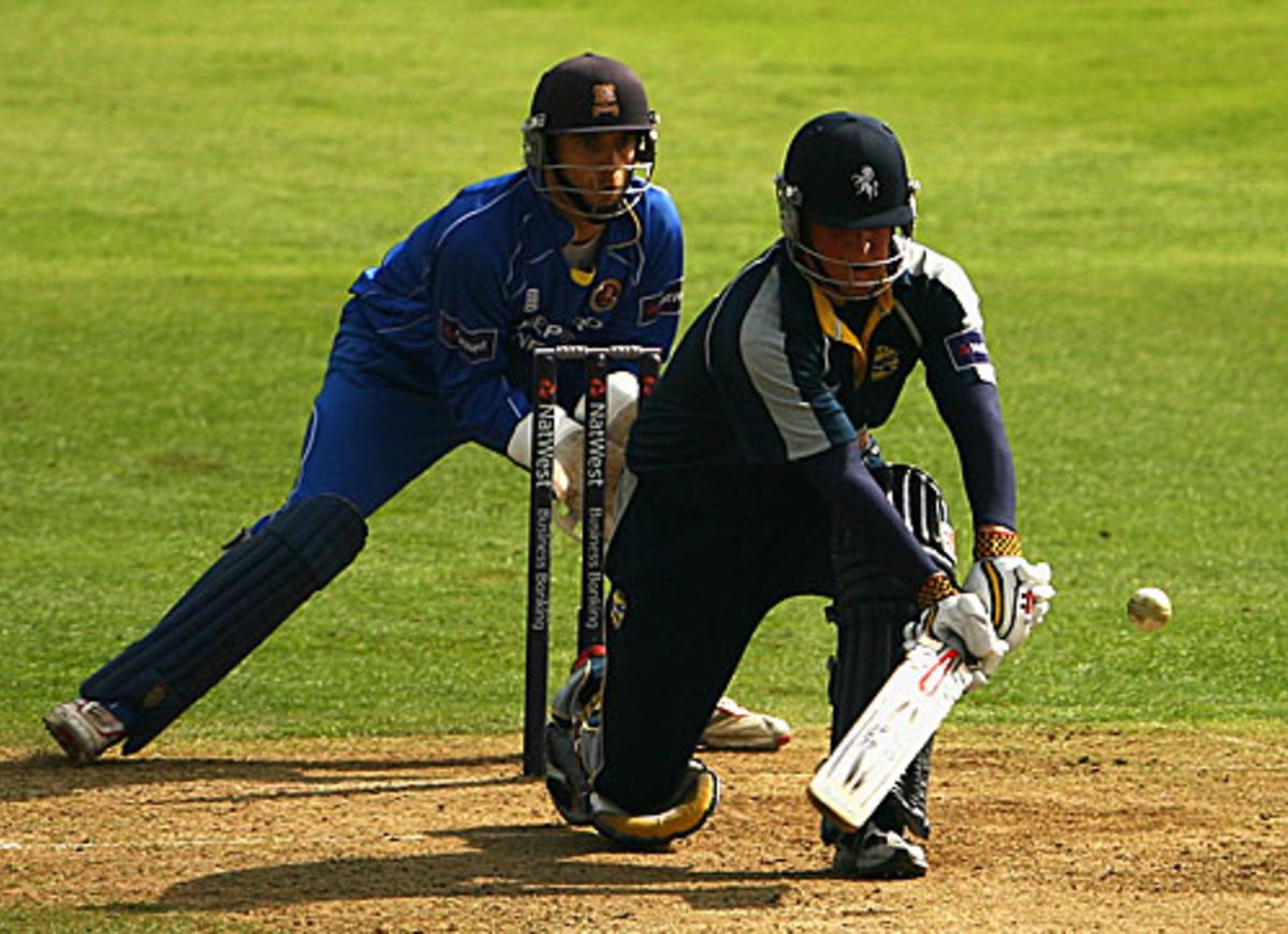 Robert Key acknowledges his century to the Canterbury crowd ...
