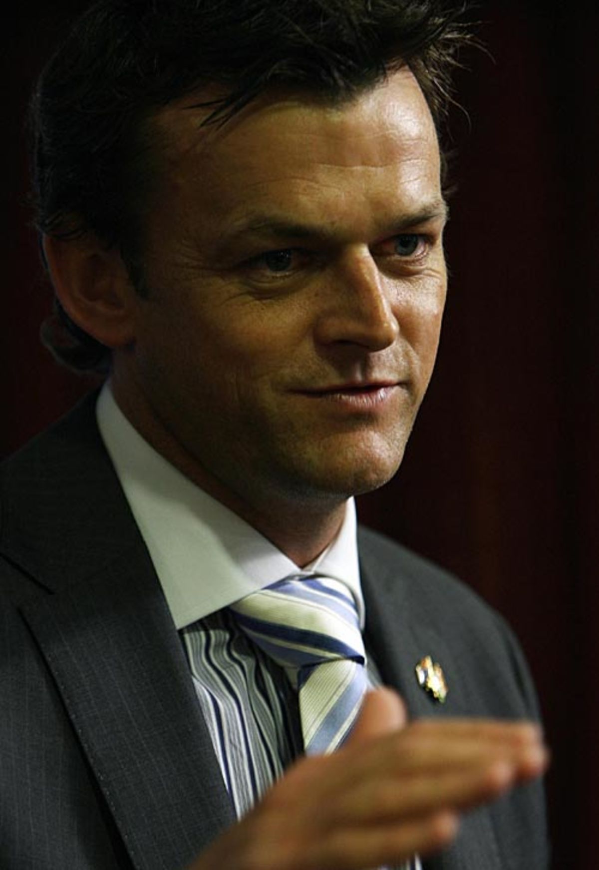 Adam Gilchrist makes his point at a press conference | ESPNcricinfo.com