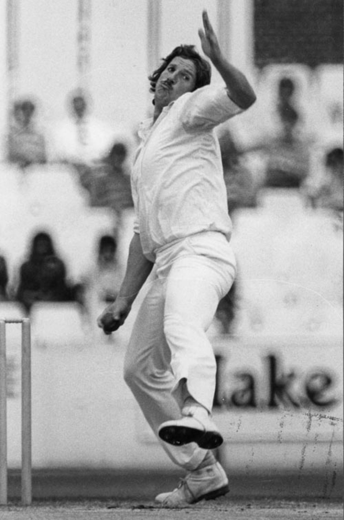 Ian Botham charges in to bowl | ESPNcricinfo.com