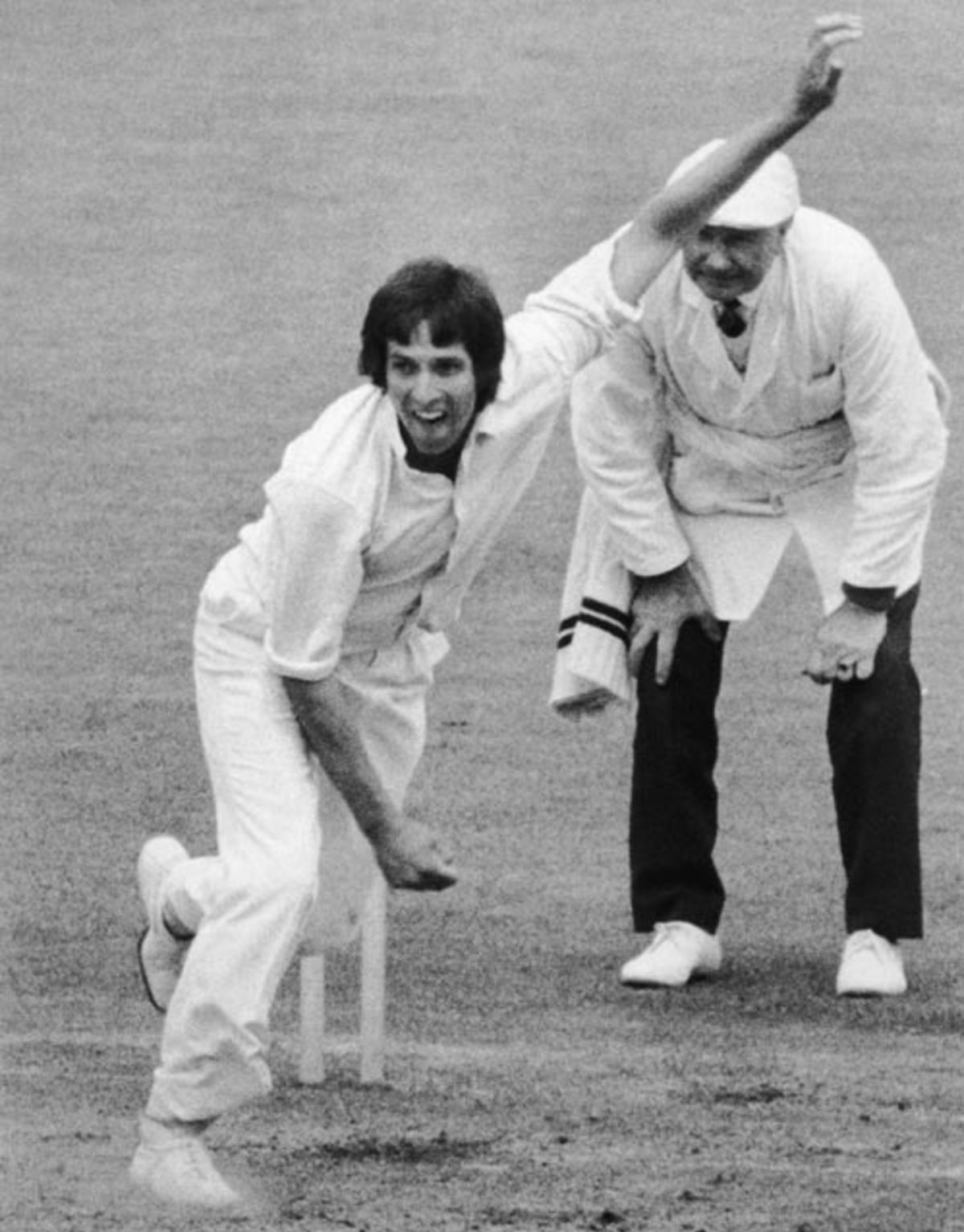 Mike Selvey in his delivery stride | ESPNcricinfo.com