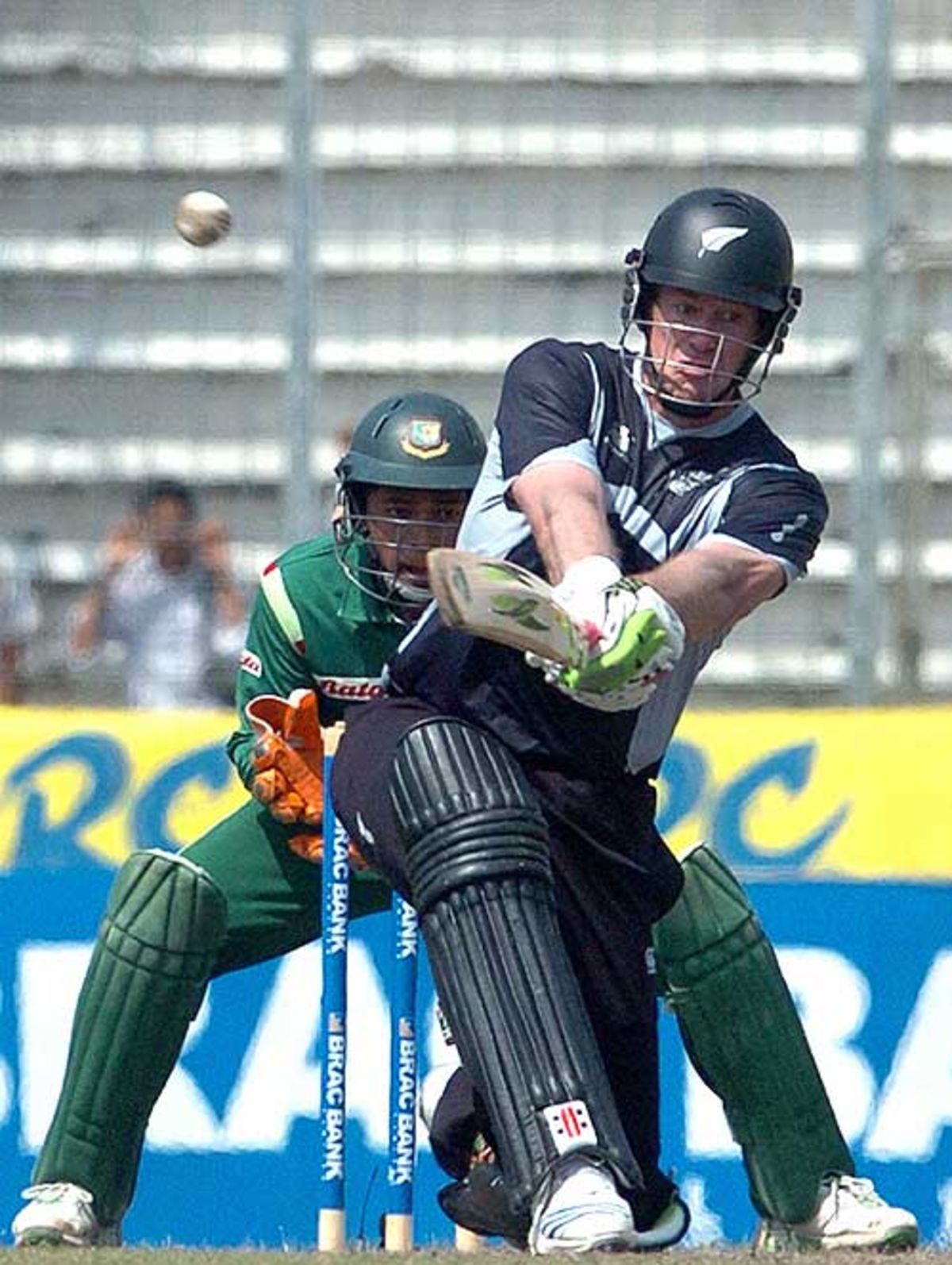 Jacob Oram slammed four sixes in his unbeaten 75 | ESPNcricinfo.com