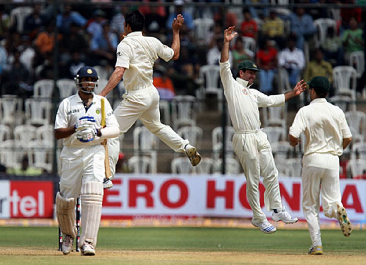 Mitchell Johnson has Virender Sehwag caught at slip | ESPNcricinfo.com