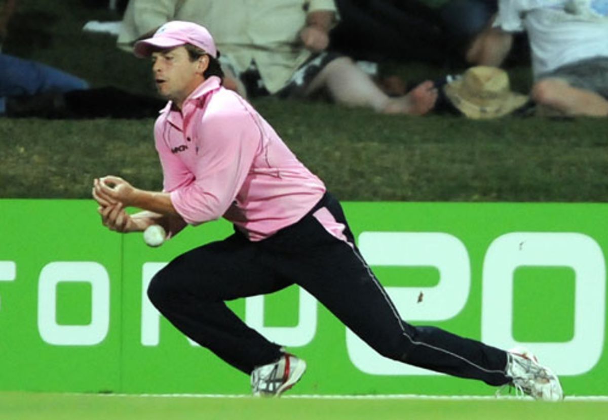 Ed Joyce drops Owais Shah | ESPNcricinfo.com