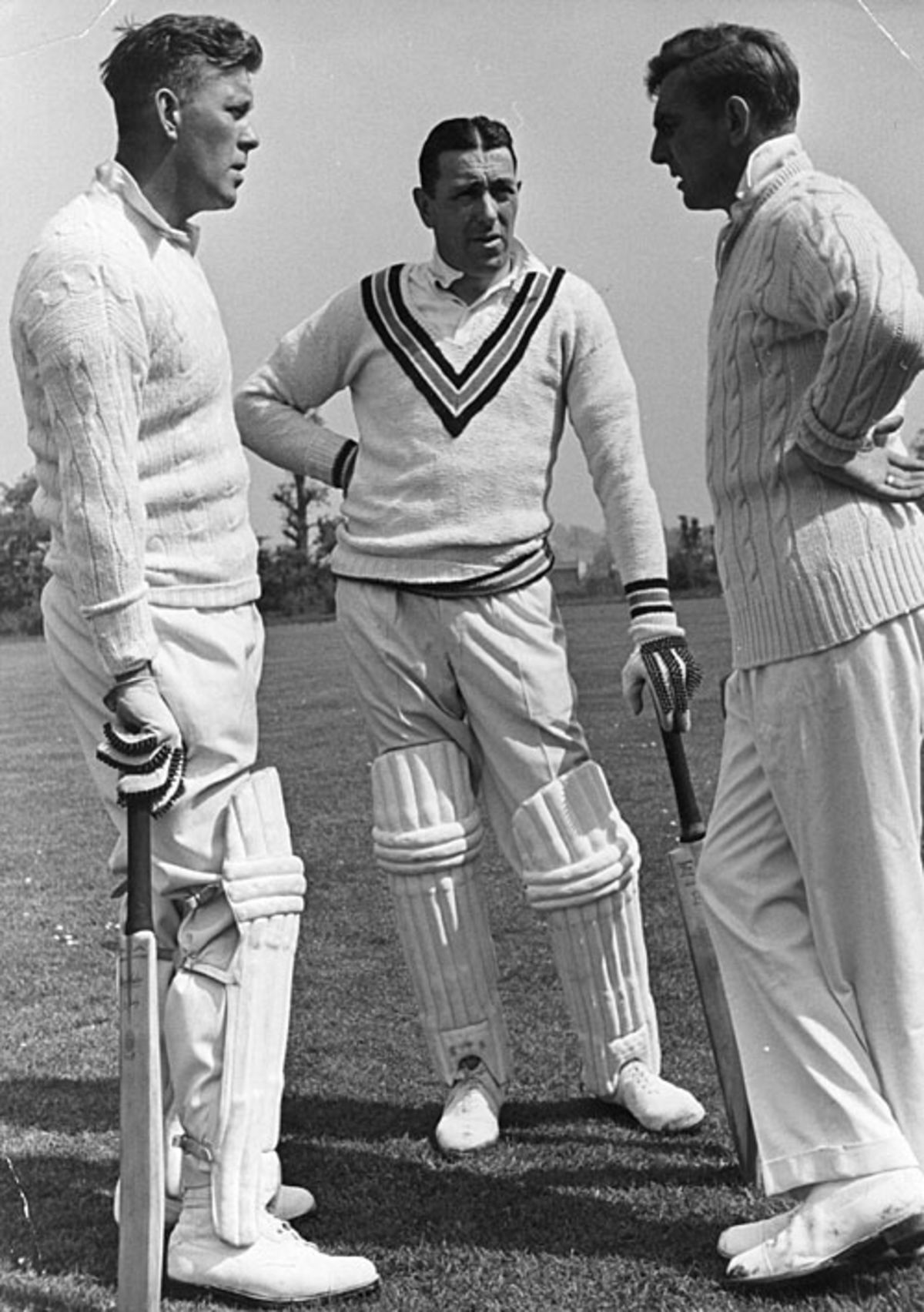 Jim Smith, Arthur Wellard and Alan Watt in a discussion | ESPNcricinfo.com