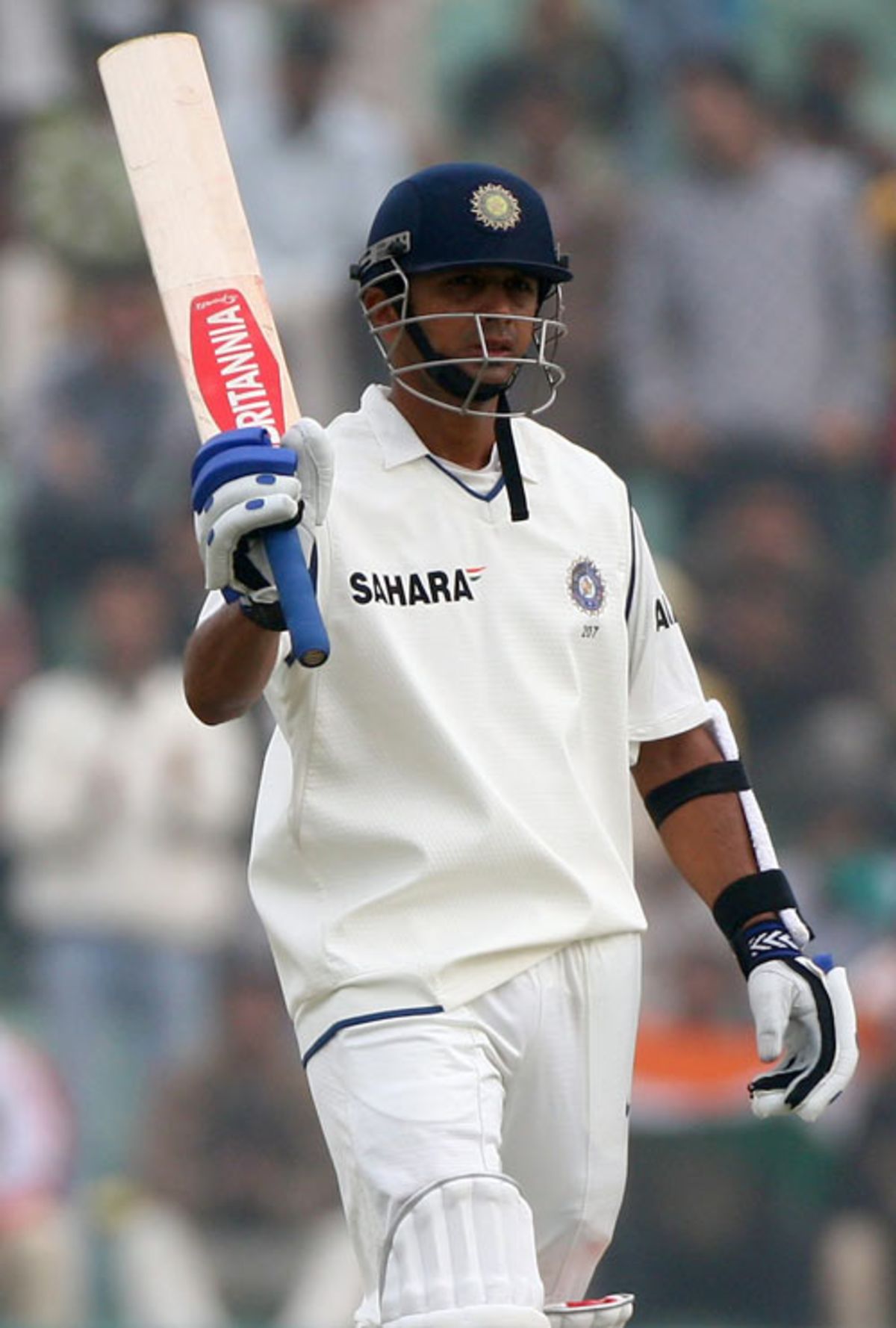 Rahul Dravid celebrated his century in a subdued manner | ESPNcricinfo.com