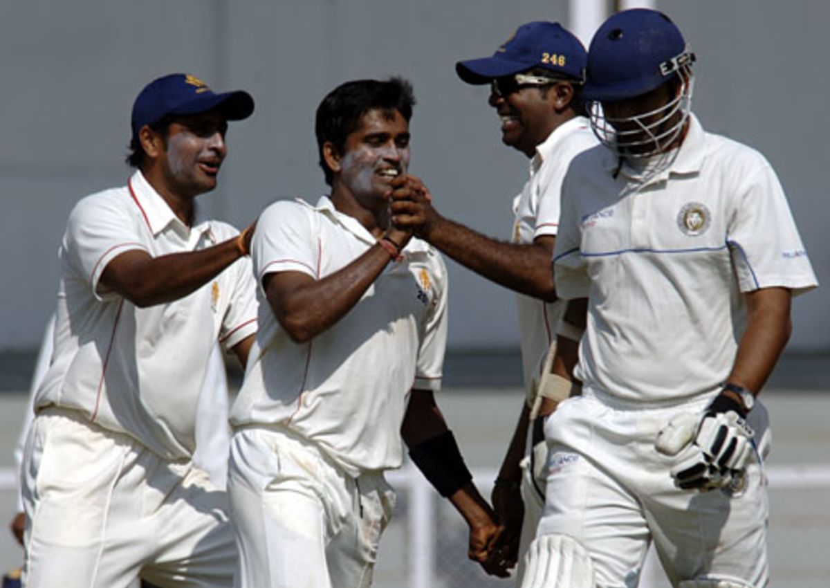 R Vinay Kumar is delighted after dismissing Shitanshu Kotak ...