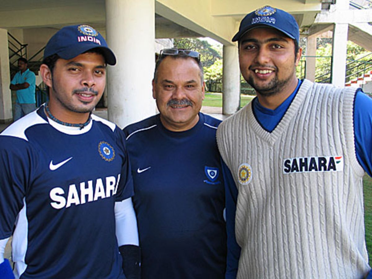 Sreesanth, Dav Whatmore and VRV Singh pose for the cameras at a NCA ...