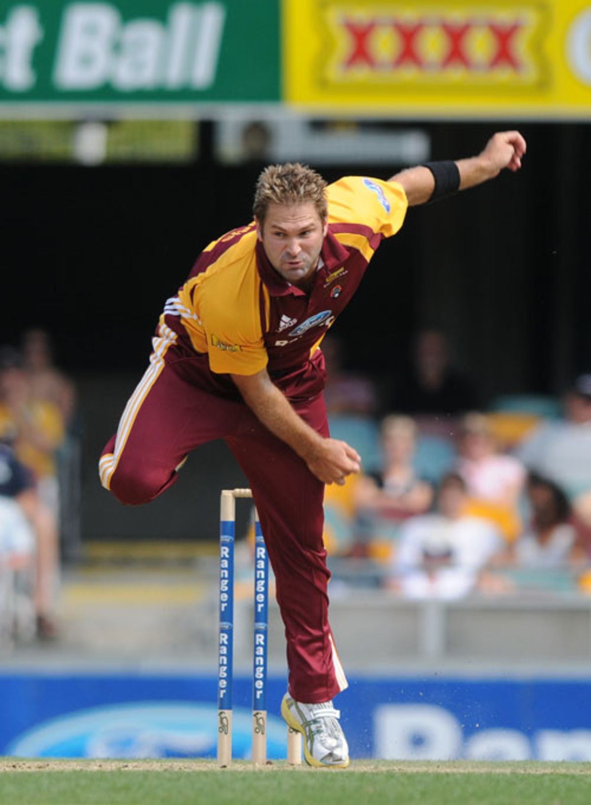 Ryan Harris bowls for Queensland | ESPNcricinfo.com