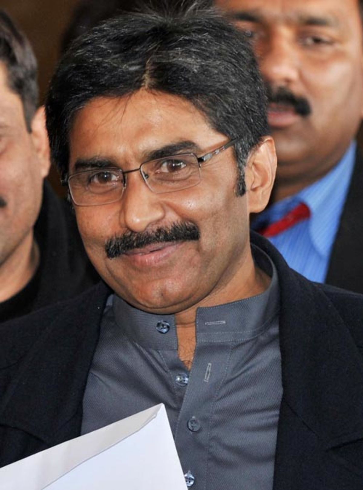 Former Pakistan captain Javed Miandad at a press conference ...