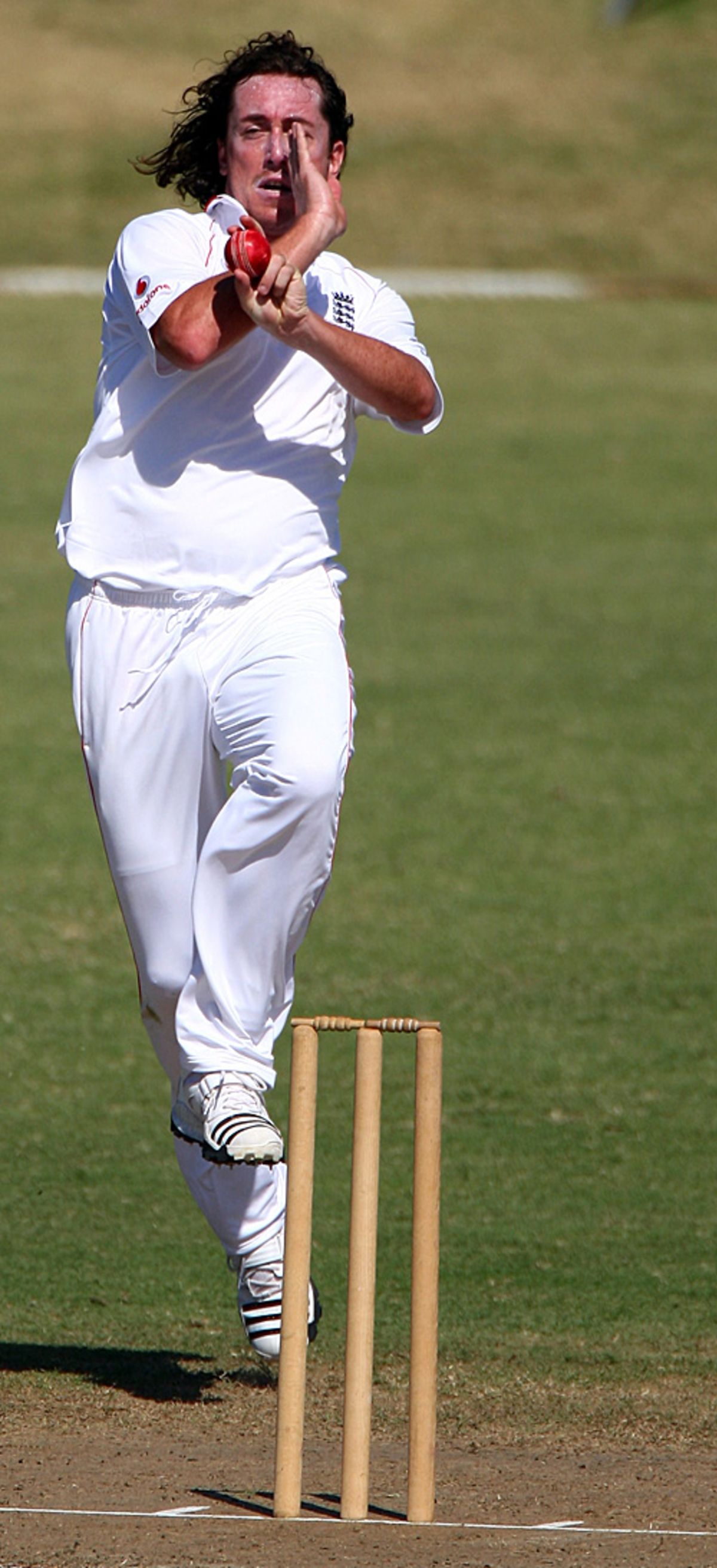 Ryan Sidebottom approaches the crease during England's final warm-up ...