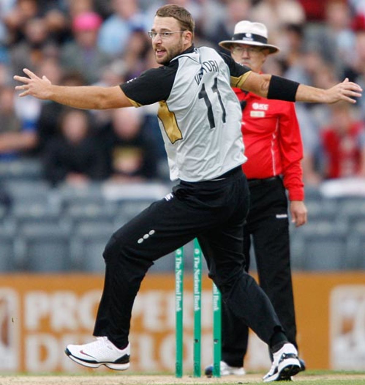 Daniel Vettori appeals for an lbw | ESPNcricinfo.com