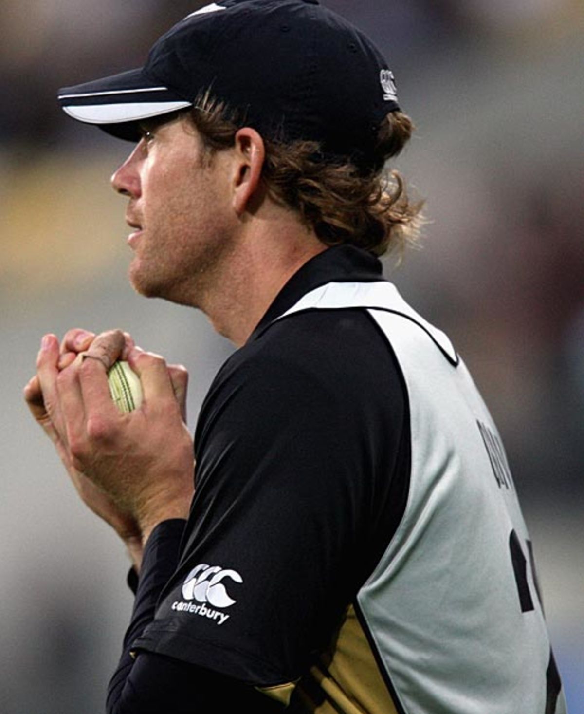 Jacob Oram holds on to Yuvraj Singh's catch | ESPNcricinfo.com