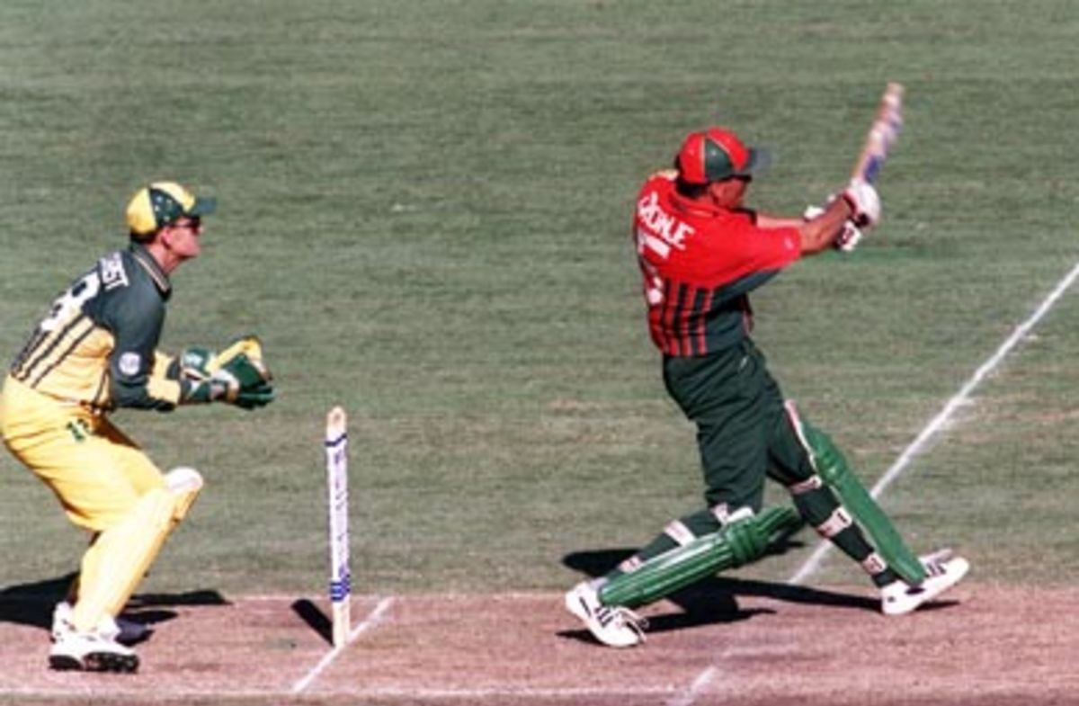 Tom Moody drops Hansie Cronje, Australia v South Africa, Sydney, 1997/98 | ESPNcricinfo.com