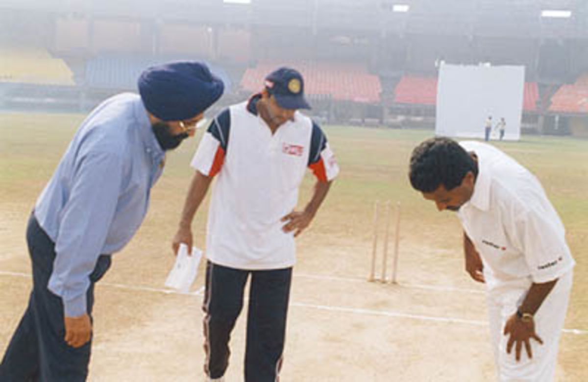 Match Referee RS Hans with Robin and Ananthapadmanabhan at the toss ...