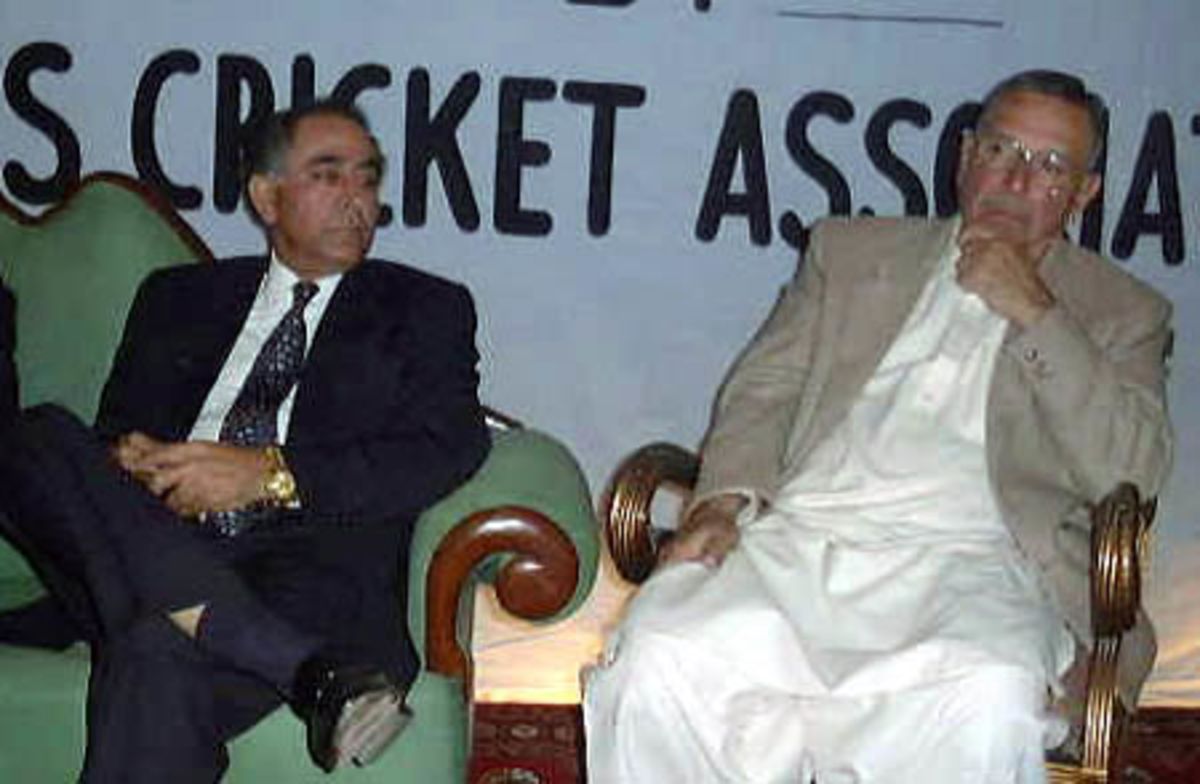 Chief Guest, PCB Chairman Lt Gen Tauqir Zia and past Director PCB ...