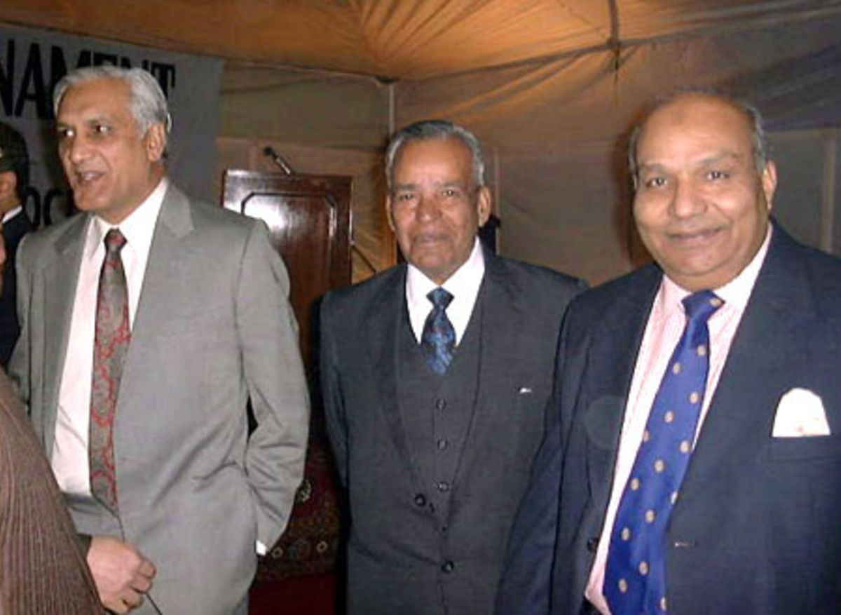 Test Umpire, Khizar Hayat and Col (Rtd) Rafi Nasim | ESPNcricinfo.com