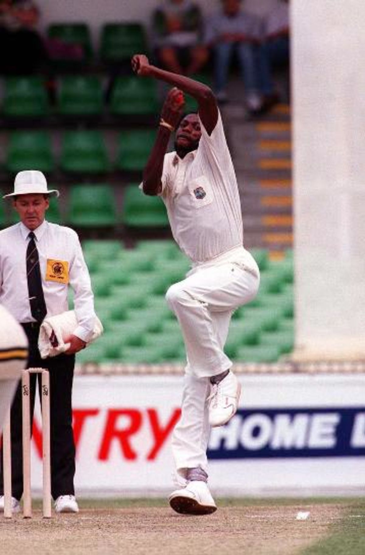 Curtly Ambrose bowling | ESPNcricinfo.com
