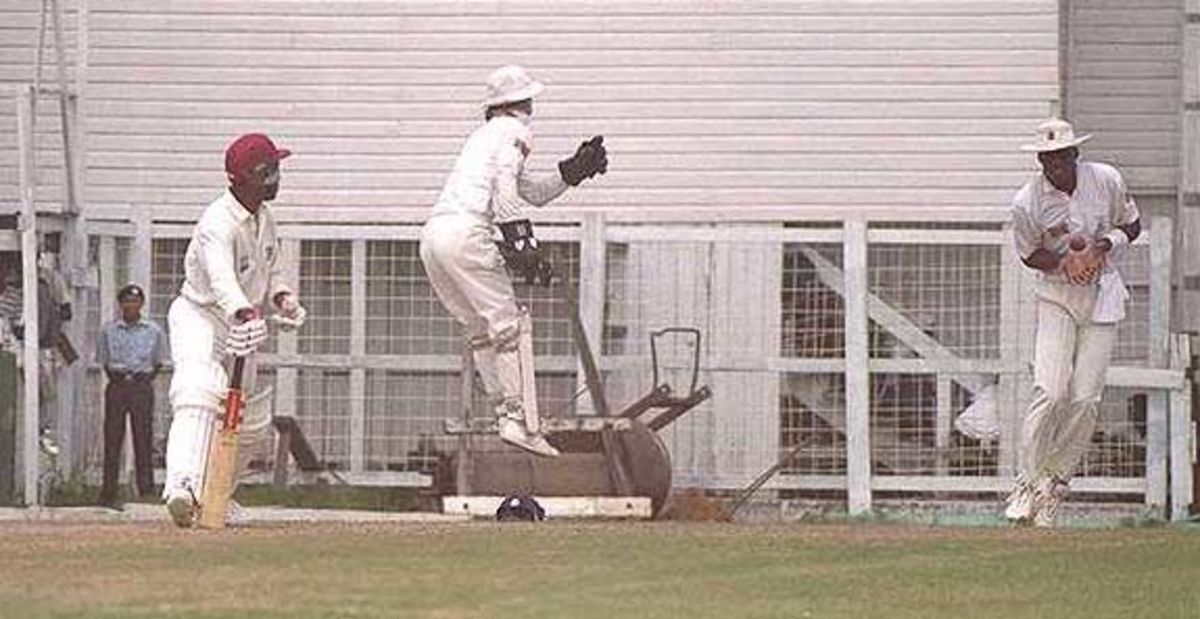 Curtly Ambrose bowling at The Bourda 1994 | ESPNcricinfo.com